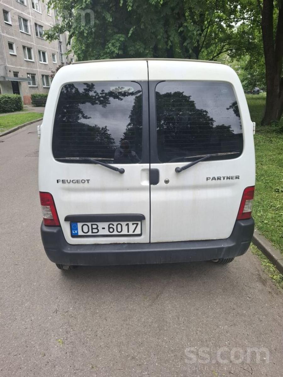 Balts Peugeot Partner 2007 Rīga, ar dzinēja tilpumu 1.40 L un nobraukumu 218 tūkst. km par 1000 €, foto 3 vietnē AUTOMOTO.COM.LV