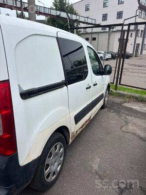 Balts Peugeot Partner 2012 Rīga, ar dzinēja tilpumu 1.60 L un nobraukumu 260 tūkst. km par 1200 €, foto 3 vietnē AUTOMOTO.COM.LV