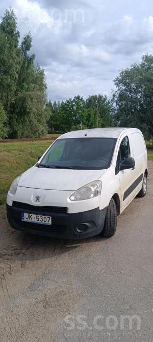 Balts Peugeot Partner 2013 Rīga, ar dzinēja tilpumu 1.60 L un nobraukumu 388 tūkst. km par 1500 €, foto  vietnē AUTOMOTO.COM.LV