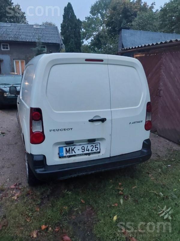 Balts Peugeot Partner 2014 Liepāja, ar dzinēja tilpumu 1.60 L un nobraukumu 340 tūkst. km par 800 €, foto 4 vietnē AUTOMOTO.COM.LV