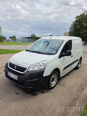 Balts Peugeot Partner 2016 Rīga, ar dzinēja tilpumu 1.60 L un nobraukumu 180 tūkst. km par 4200 €, foto 8 vietnē AUTOMOTO.COM.LV