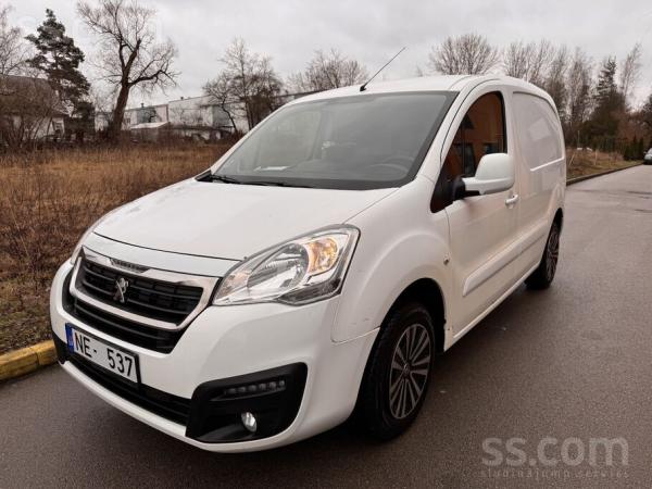 White Peugeot Partner 2018 in Riga, with an engine capacity of 1.60 L and mileage of 129 thousand km for 4450 €, photo 1 on AUTOMOTO.COM.LV