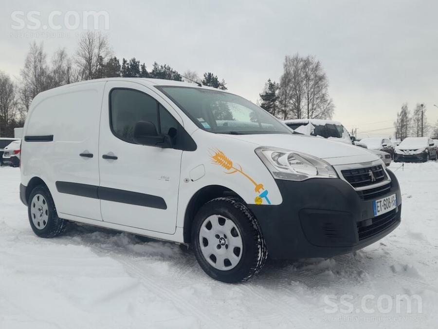 Balts Peugeot Partner 2018 Rīga, ar dzinēja tilpumu 0.00 L un nobraukumu 100 tūkst. km par 6500 €, foto 4 vietnē AUTOMOTO.COM.LV