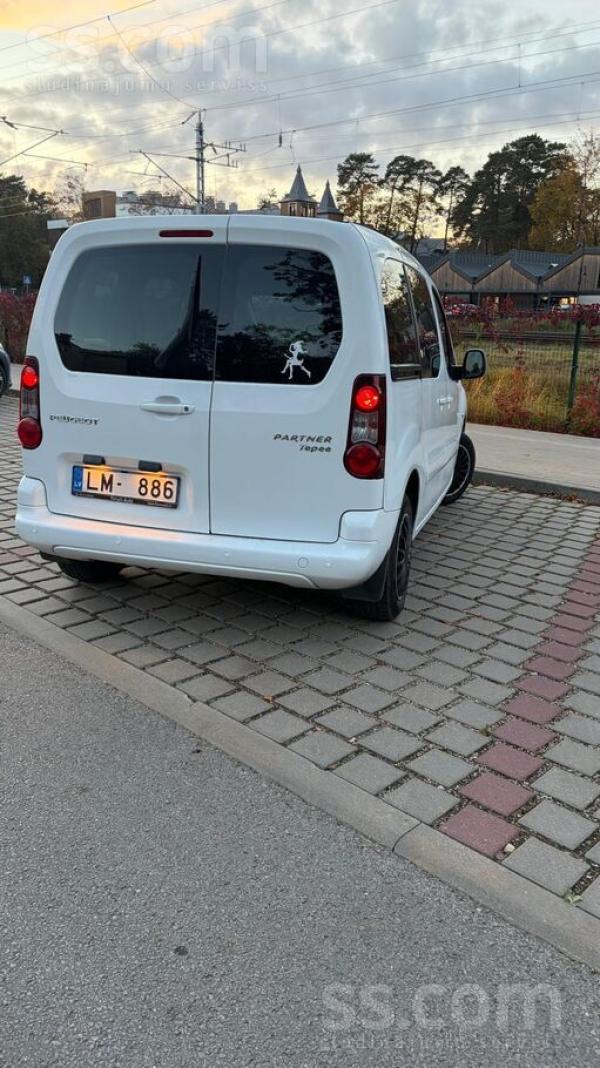 Balts Peugeot Partner 2018 Jūrmala, ar dzinēja tilpumu 1.50 L un nobraukumu 183 tūkst. km par 5150 €, foto 4 vietnē AUTOMOTO.COM.LV