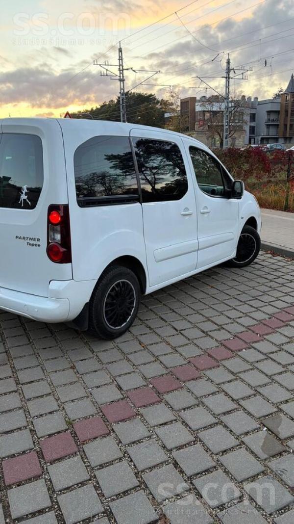 Balts Peugeot Partner 2018 Jūrmala, ar dzinēja tilpumu 1.50 L un nobraukumu 183 tūkst. km par 5150 €, foto 5 vietnē AUTOMOTO.COM.LV
