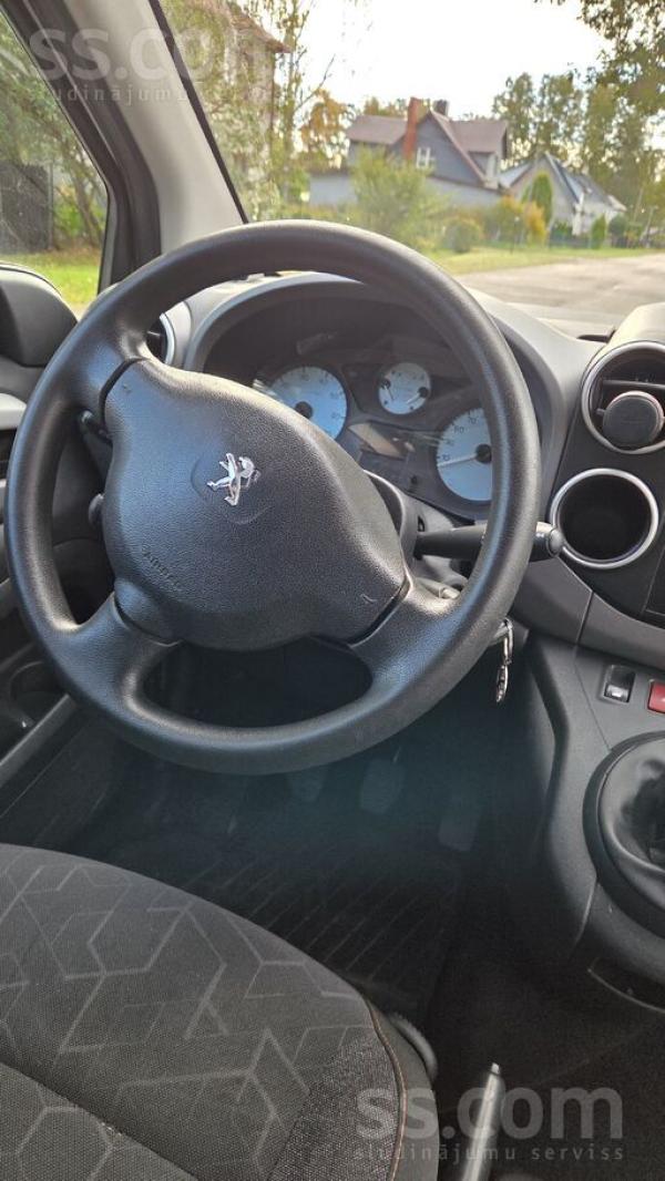 Balts Peugeot Partner 2018 Jūrmala, ar dzinēja tilpumu 1.50 L un nobraukumu 183 tūkst. km par 5150 €, foto 10 vietnē AUTOMOTO.COM.LV
