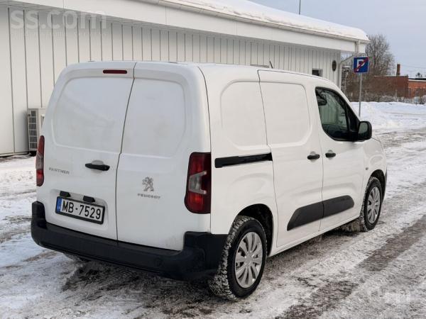 Balts Peugeot Partner 2019 Rīga, ar dzinēja tilpumu 1.60 L un nobraukumu 198 tūkst. km par 6900 €, foto 4 vietnē AUTOMOTO.COM.LV