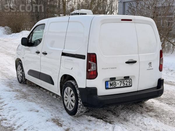 Balts Peugeot Partner 2019 Rīga, ar dzinēja tilpumu 1.60 L un nobraukumu 198 tūkst. km par 6900 €, foto 5 vietnē AUTOMOTO.COM.LV