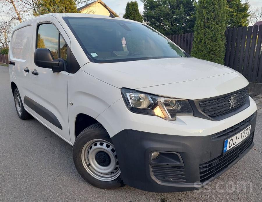 White Peugeot Partner 2020 in Riga, with an engine capacity of 1.50 L and mileage of 0 thousand km for 7985 €, photo 3 on AUTOMOTO.COM.LV