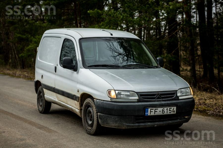 White Peugeot Partner 2001 in Daugavpils, with an engine capacity of 1.90 L and mileage of 338 thousand km for 1300 €, photo 1 on AUTOMOTO.COM.LV