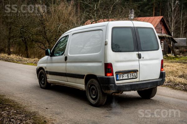 White Peugeot Partner 2001 in Daugavpils, with an engine capacity of 1.90 L and mileage of 338 thousand km for 1300 €, photo 2 on AUTOMOTO.COM.LV