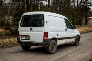 White Peugeot Partner 2001 in Daugavpils, with an engine capacity of 1.90 L and mileage of 338 thousand km for 1300 €, photo 5 on AUTOMOTO.COM.LV
