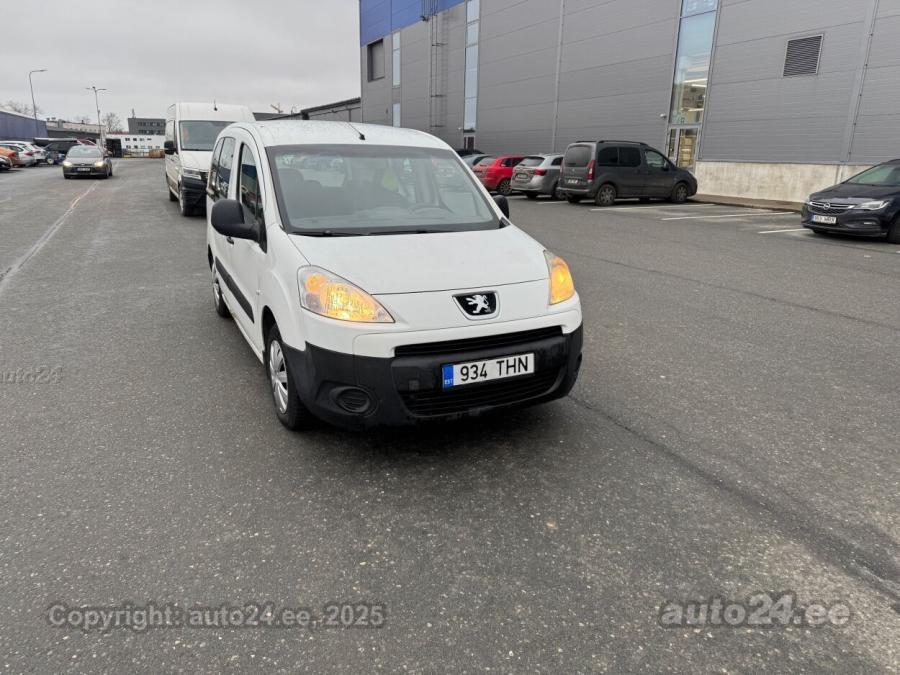 Balts Peugeot Partner 2010 Tallina, ar dzinēja tilpumu 1.60 L un nobraukumu 437 tūkst. km par 1999 €, foto 2 vietnē AUTOMOTO.COM.LV