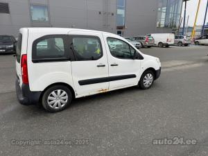 Balts Peugeot Partner 2010 Tallina, ar dzinēja tilpumu 1.60 L un nobraukumu 437 tūkst. km par 1999 €, foto 3 vietnē AUTOMOTO.COM.LV