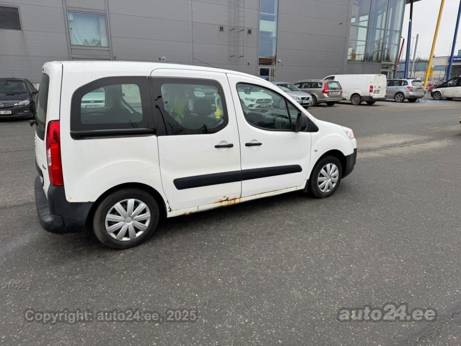Balts Peugeot Partner 2010 Tallina, ar dzinēja tilpumu 1.60 L un nobraukumu 437 tūkst. km par 1999 €, foto 3 vietnē AUTOMOTO.COM.LV