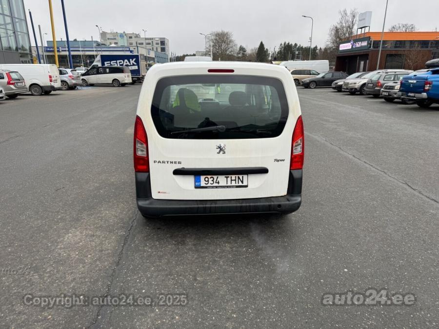 Balts Peugeot Partner 2010 Tallina, ar dzinēja tilpumu 1.60 L un nobraukumu 437 tūkst. km par 1999 €, foto 4 vietnē AUTOMOTO.COM.LV