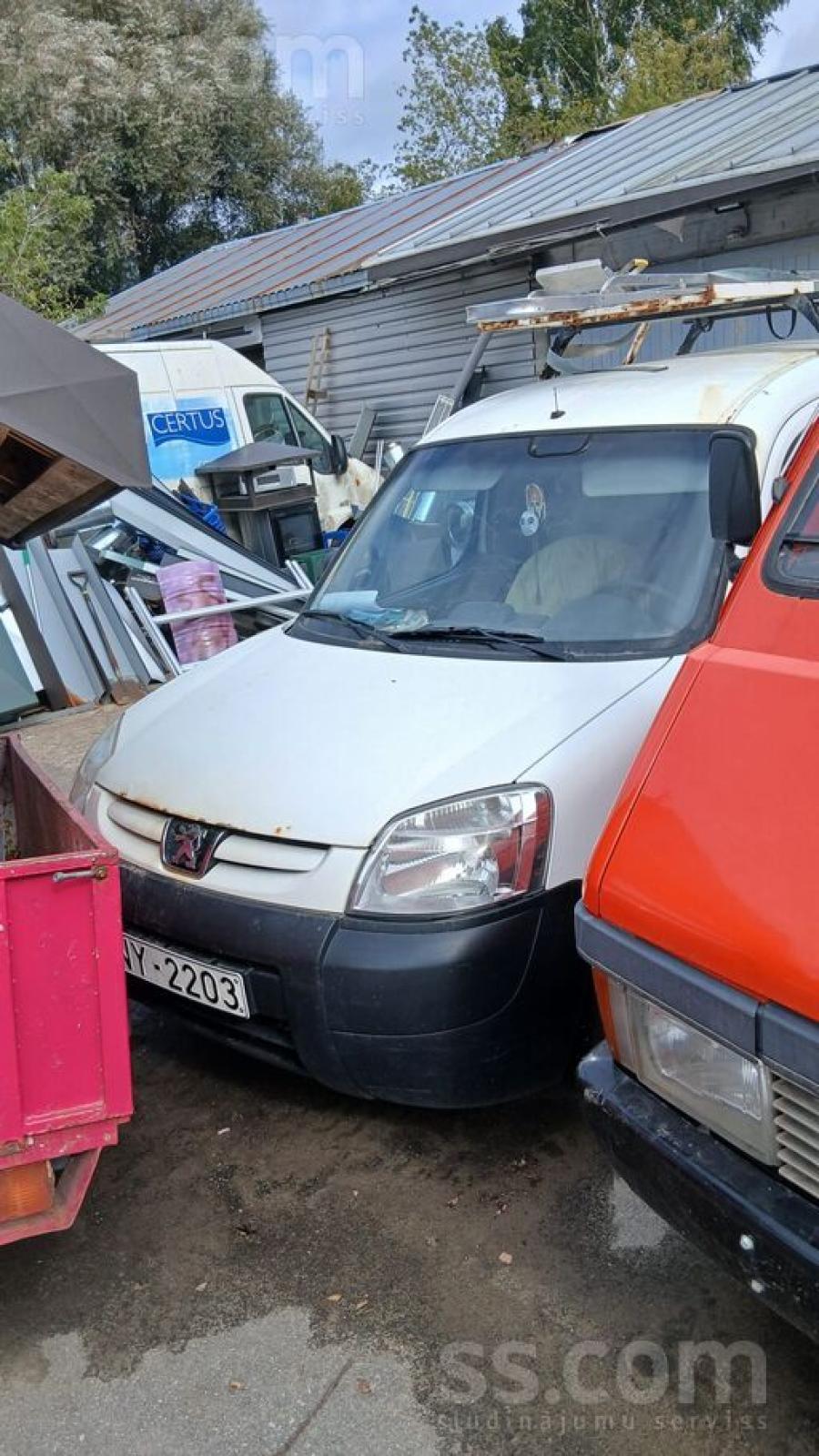Balts Peugeot Partner 2010 Rīga, ar dzinēja tilpumu 1.60 L un nobraukumu 253 tūkst. km par 350 €, foto 3 vietnē AUTOMOTO.COM.LV