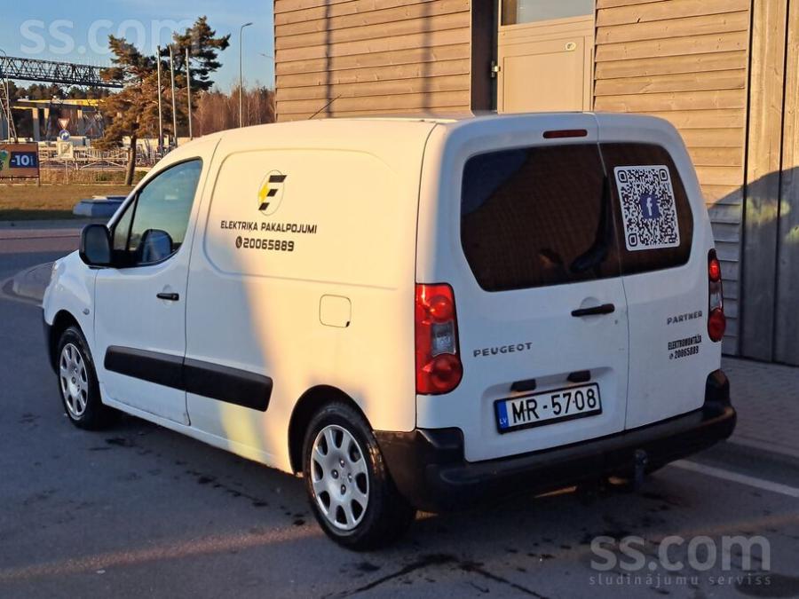 Balts Peugeot Partner 2011 Liepāja, ar dzinēja tilpumu 1.60 L un nobraukumu 326 tūkst. km par 2300 €, foto 3 vietnē AUTOMOTO.COM.LV