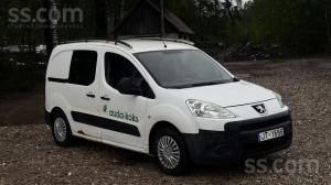 White Peugeot Partner 2012 in Riga, with an engine capacity of 1.60 L and mileage of 211 thousand km for 1700 €, photo 3 on AUTOMOTO.COM.LV