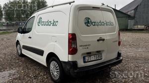 White Peugeot Partner 2012 in Riga, with an engine capacity of 1.60 L and mileage of 211 thousand km for 1700 €, photo 5 on AUTOMOTO.COM.LV