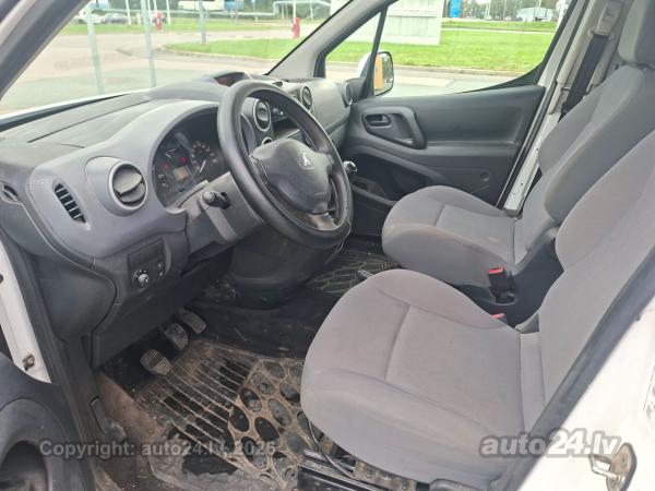 White Peugeot Partner 2012 in Keila, with an engine capacity of 1.60 L and mileage of 118 thousand km for 1999 €, photo 10 on AUTOMOTO.COM.LV