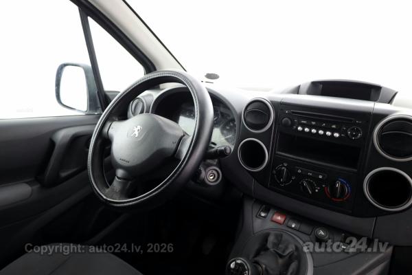 Balts Peugeot Partner 2013 Tallina, ar dzinēja tilpumu 1.60 L un nobraukumu 199 tūkst. km par 2299 €, foto 5 vietnē AUTOMOTO.COM.LV