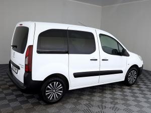 Balts Peugeot Partner 2013 Tallina, ar dzinēja tilpumu 1.60 L un nobraukumu 199 tūkst. km par 2299 €, foto 4 vietnē AUTOMOTO.COM.LV