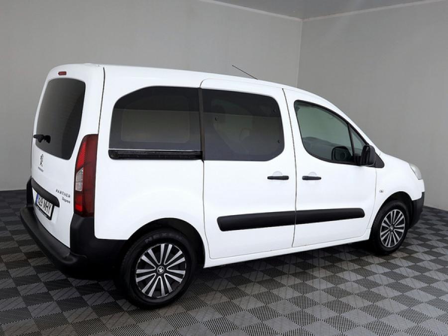 Balts Peugeot Partner 2013 Tallina, ar dzinēja tilpumu 1.60 L un nobraukumu 199 tūkst. km par 2299 €, foto 4 vietnē AUTOMOTO.COM.LV