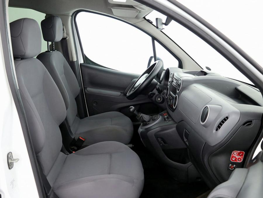 Balts Peugeot Partner 2013 Tallina, ar dzinēja tilpumu 1.60 L un nobraukumu 199 tūkst. km par 2299 €, foto 7 vietnē AUTOMOTO.COM.LV