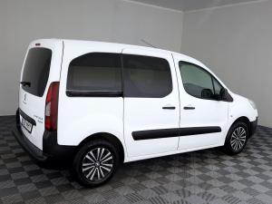 Balts Peugeot Partner 2013 Tallina, ar dzinēja tilpumu 1.60 L un nobraukumu 199 tūkst. km par 2299 €, foto 11 vietnē AUTOMOTO.COM.LV
