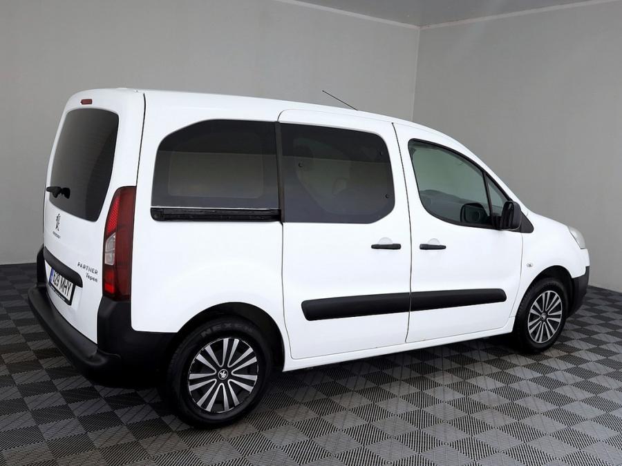 Balts Peugeot Partner 2013 Tallina, ar dzinēja tilpumu 1.60 L un nobraukumu 199 tūkst. km par 2299 €, foto 11 vietnē AUTOMOTO.COM.LV