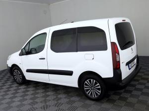 Balts Peugeot Partner 2013 Tallina, ar dzinēja tilpumu 1.60 L un nobraukumu 199 tūkst. km par 2299 €, foto 12 vietnē AUTOMOTO.COM.LV