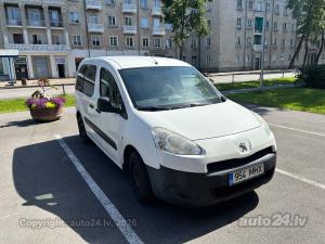 White Peugeot Partner 2013 in Narva, with an engine capacity of 1.60 L and mileage of 208 thousand km for 5700 €, photo  on AUTOMOTO.COM.LV