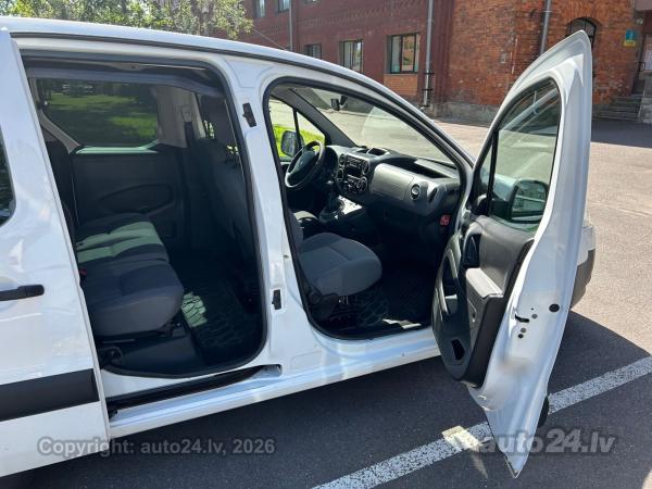 Balts Peugeot Partner 2013 Narva, ar dzinēja tilpumu 1.60 L un nobraukumu 208 tūkst. km par 5700 €, foto 3 vietnē AUTOMOTO.COM.LV