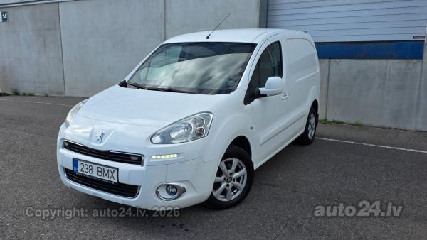 Peugeot Partner 2014 in Tallinn on AUTOMOTO.COM.LV White Peugeot Partner 2014 in Tallinn, with an engine capacity of 1.60 L and mileage of 218 thousand km for 3400 €, photo 4 on AUTOMOTO.COM.LV