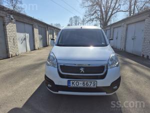 Balts Peugeot Partner 2017 Rīga, ar dzinēja tilpumu 1.60 L un nobraukumu 228 tūkst. km par 4300 €, foto 4 vietnē AUTOMOTO.COM.LV