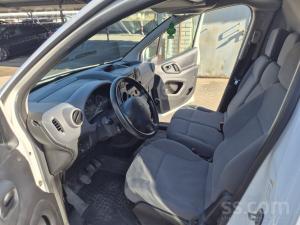 Balts Peugeot Partner 2017 Rīga, ar dzinēja tilpumu 1.60 L un nobraukumu 228 tūkst. km par 4300 €, foto 9 vietnē AUTOMOTO.COM.LV