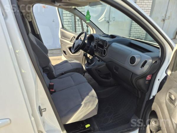 Balts Peugeot Partner 2017 Rīga, ar dzinēja tilpumu 1.60 L un nobraukumu 228 tūkst. km par 4300 €, foto 9 vietnē AUTOMOTO.COM.LV