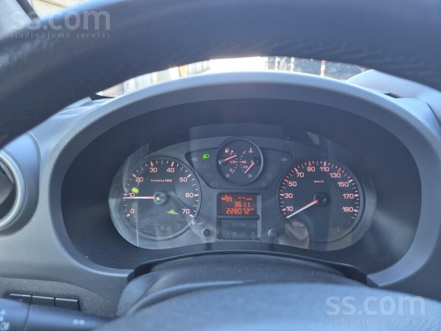 Balts Peugeot Partner 2017 Rīga, ar dzinēja tilpumu 1.60 L un nobraukumu 228 tūkst. km par 4300 €, foto 12 vietnē AUTOMOTO.COM.LV