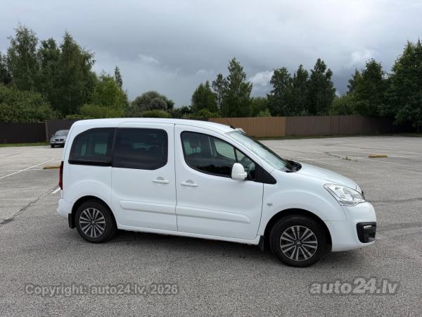 White Peugeot Partner 2017 in Tartu, with an engine capacity of 1.60 L and mileage of 145 thousand km for 5990 €, photo 4 on AUTOMOTO.COM.LV