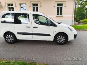Balts Peugeot Partner 2017 Tallina, ar dzinēja tilpumu 1.60 L un nobraukumu 182 tūkst. km par 6299 €, foto 5 vietnē AUTOMOTO.COM.LV