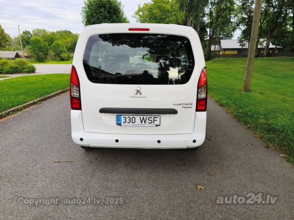 White Peugeot Partner 2017 in Tallinn, with an engine capacity of 1.60 L and mileage of 182 thousand km for 6299 €, photo 6 on AUTOMOTO.COM.LV