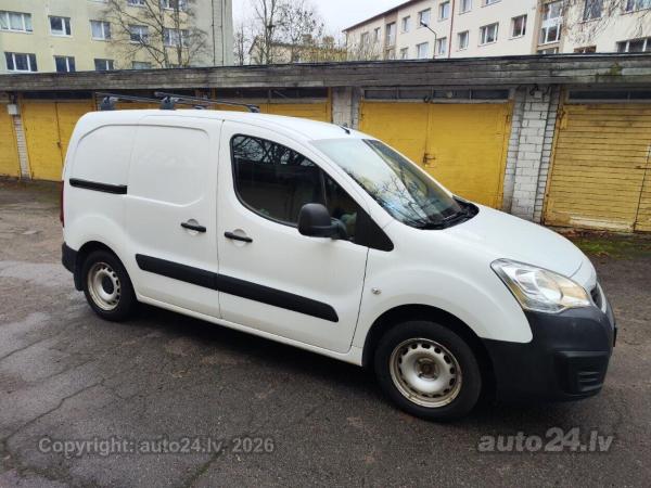 White Peugeot Partner 2018 in Tallinn, with an engine capacity of 1.60 L and mileage of 98 thousand km for 4500 €, photo 4 on AUTOMOTO.COM.LV