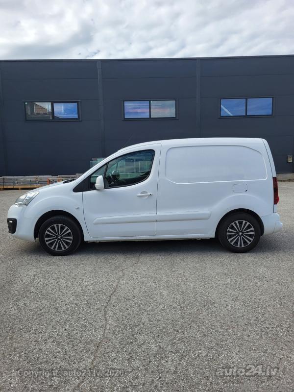 White Peugeot Partner 2018 in Tallinn, with an engine capacity of 1.60 L and mileage of 136 thousand km for 4700 €, photo 3 on AUTOMOTO.COM.LV