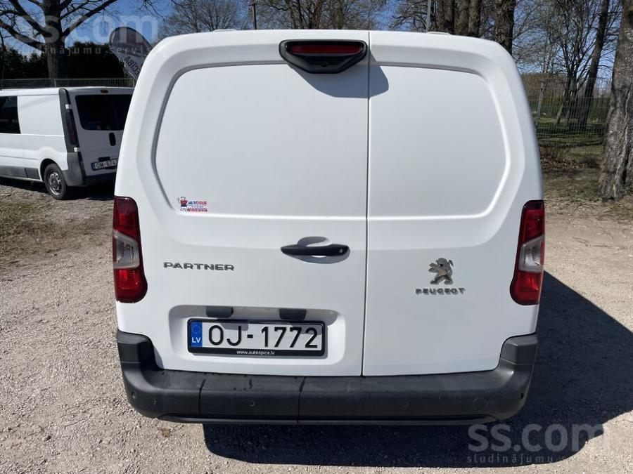 Balts Peugeot Partner 2020 Rīga, ar dzinēja tilpumu 1.50 L un nobraukumu 223 tūkst. km par 7980 €, foto 5 vietnē AUTOMOTO.COM.LV