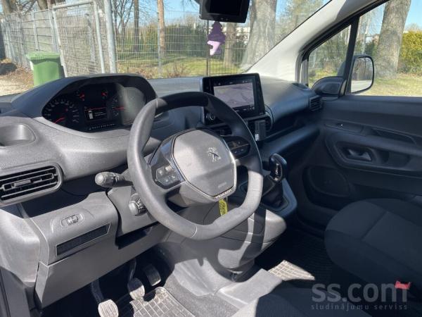 White Peugeot Partner 2020 in Riga, with an engine capacity of 1.50 L and mileage of 223 thousand km for 7980 €, photo 9 on AUTOMOTO.COM.LV