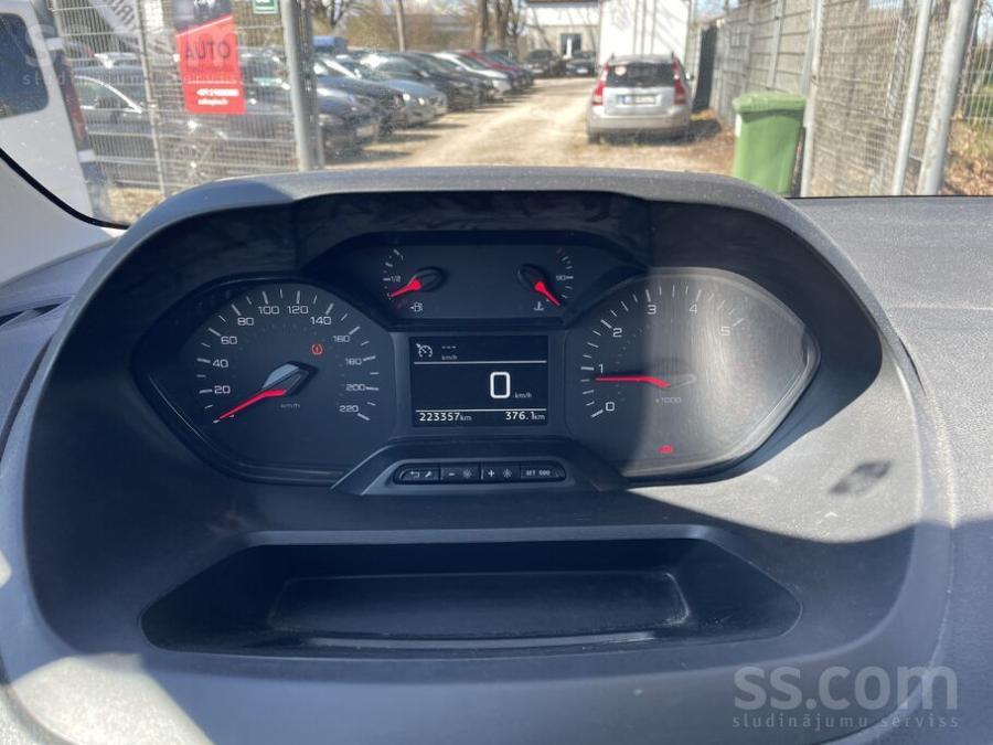 Balts Peugeot Partner 2020 Rīga, ar dzinēja tilpumu 1.50 L un nobraukumu 223 tūkst. km par 7980 €, foto 21 vietnē AUTOMOTO.COM.LV