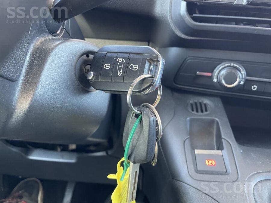 Balts Peugeot Partner 2020 Rīga, ar dzinēja tilpumu 1.50 L un nobraukumu 223 tūkst. km par 7980 €, foto 23 vietnē AUTOMOTO.COM.LV