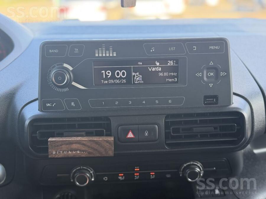 Balts Peugeot Partner 2020 Rīga, ar dzinēja tilpumu 1.50 L un nobraukumu 207 tūkst. km par 7550 €, foto 11 vietnē AUTOMOTO.COM.LV