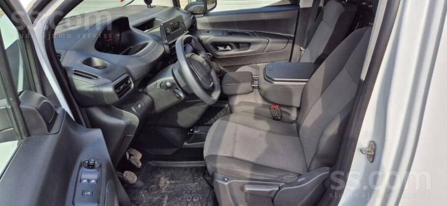 Balts Peugeot Partner 2020 Rīga, ar dzinēja tilpumu 1.50 L un nobraukumu 173 tūkst. km par 8100 €, foto 9 vietnē AUTOMOTO.COM.LV